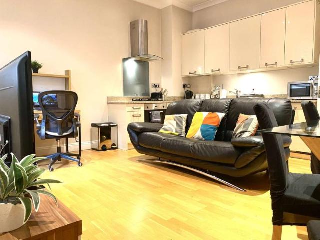 Apartment London London 101848312
