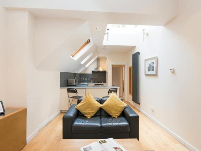 Apartment London London 102916968
