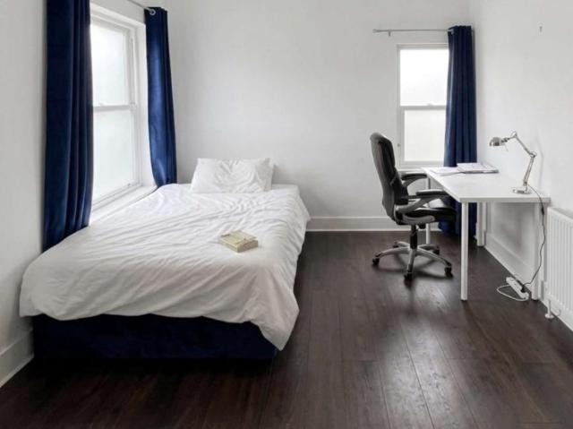 Apartment London London 103032223