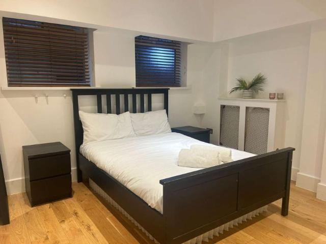 Apartment London London 103372433