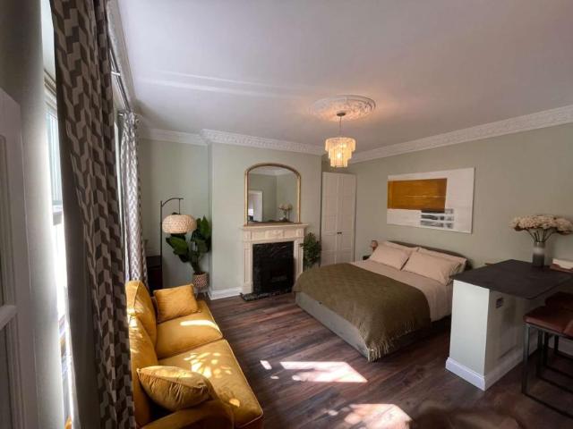 Apartment London London 104803343