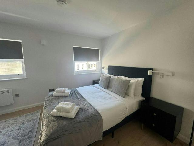 Apartment London London LS101587580
