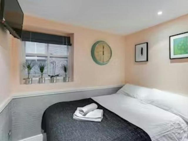 Apartment London London LS101587668
