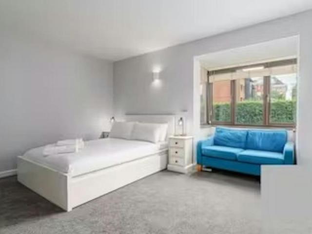 Apartment London London LS101587681