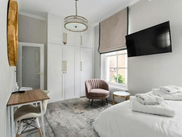 Apartment London London LS101587739