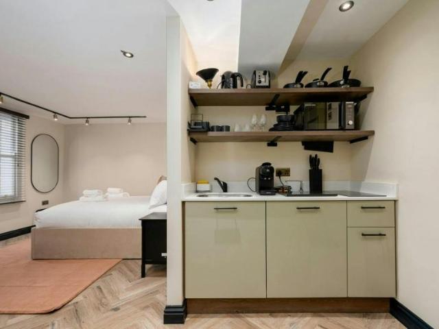 Apartment London London LS101587913