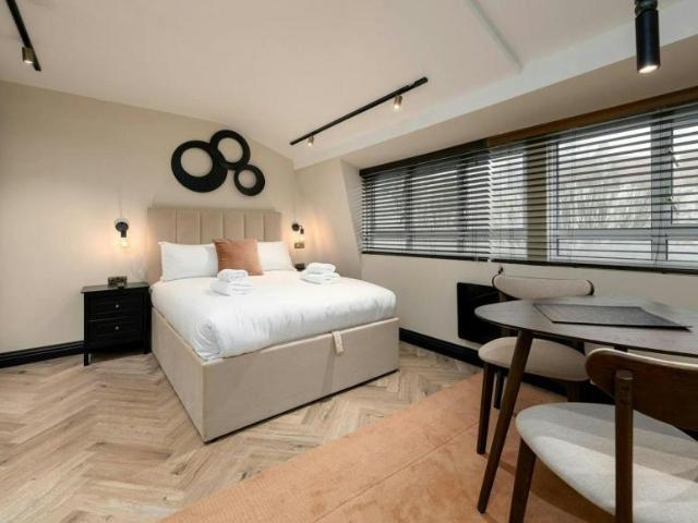 Apartment London London LS101587921