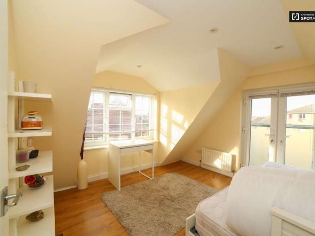 Apartment London London LS101732254