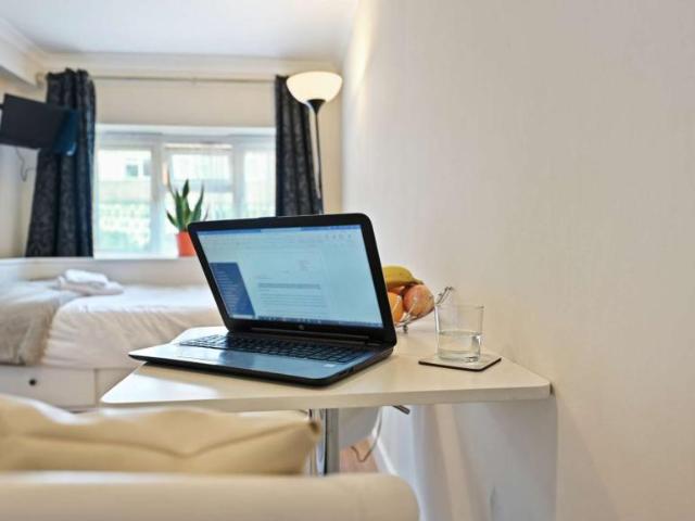 Apartment London London LS101809015