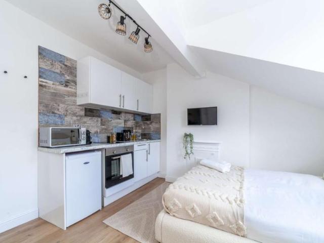 Apartment London London LS101813809