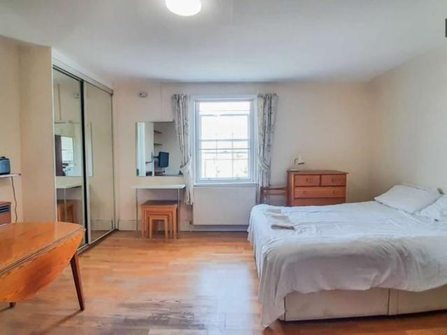 Apartment London London LS101818809