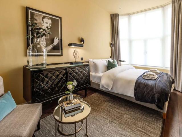 Apartment London London LS101838088
