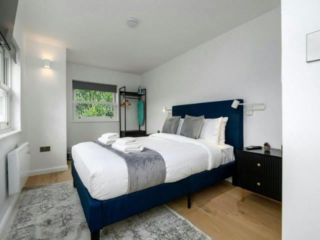 Apartment London London LS102145402