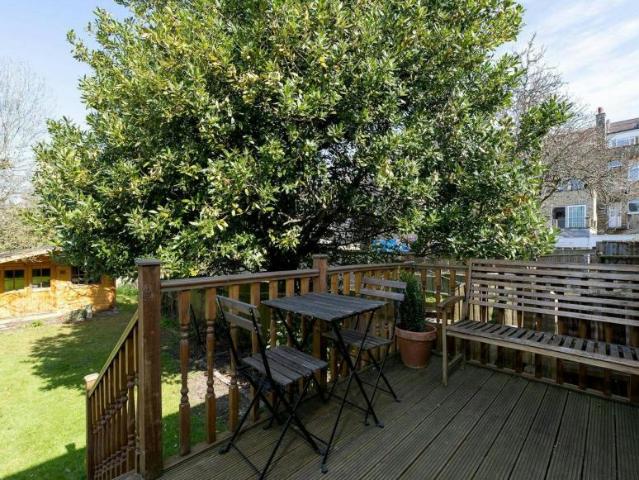 Apartment London London LS102246532