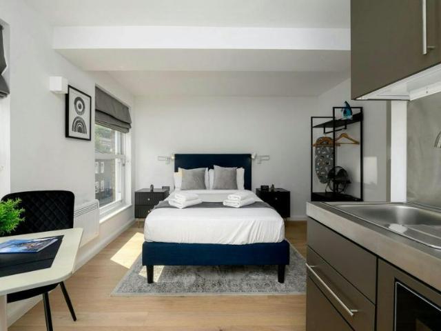 Apartment London London LS102399206
