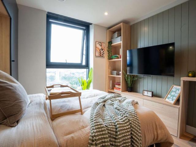 Apartment London London LS102719885