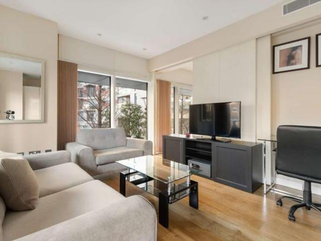 Apartment London London LS85972954