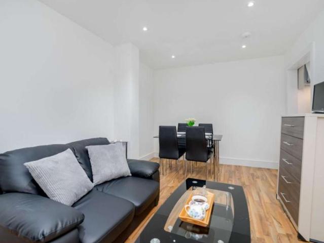 Apartment London London LS97943910