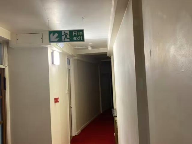 Apartment London London LS98401209