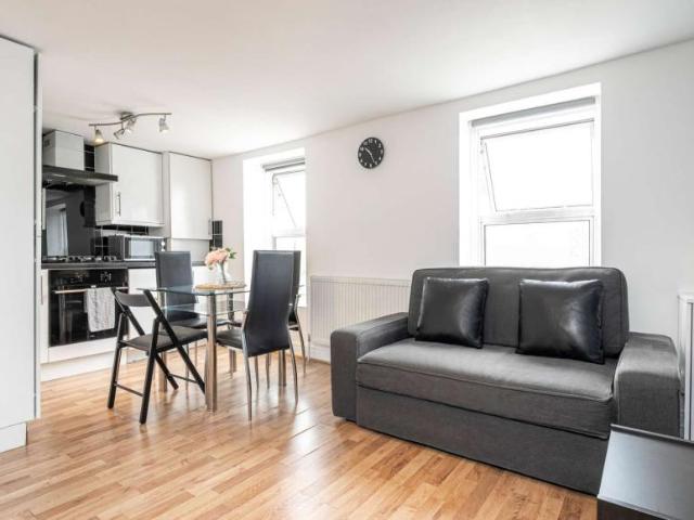 Apartment London London LS90851380