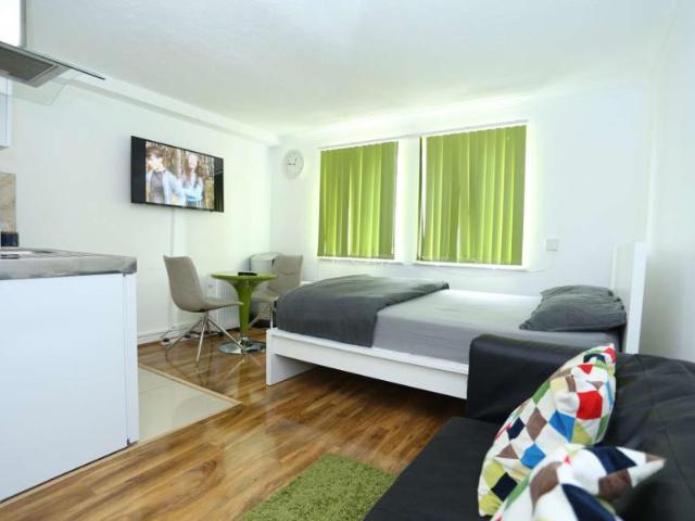 Apartment London London LS93974938