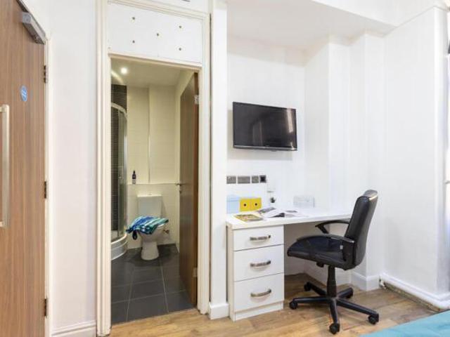 Apartment Leicester Leicestershire 100233387