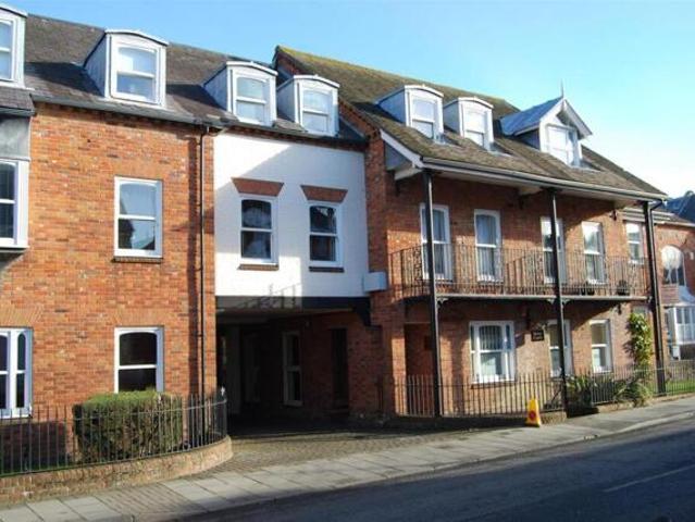 Apartment Lymington Hampshire LS100615289