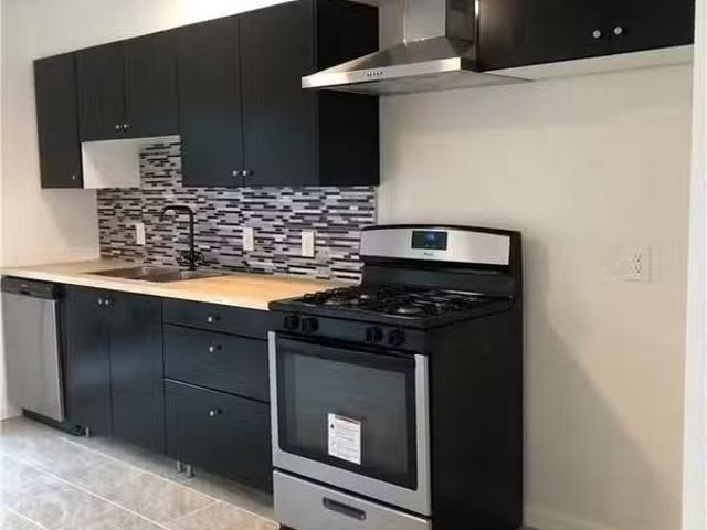 Apartment, Modern Fresno, CA 136 W Saginaw Way #105