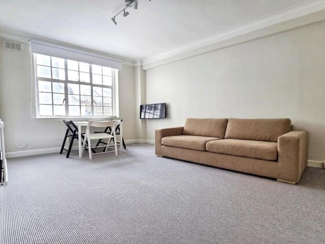apartment Mortimer Court St Johns Wood, NW8