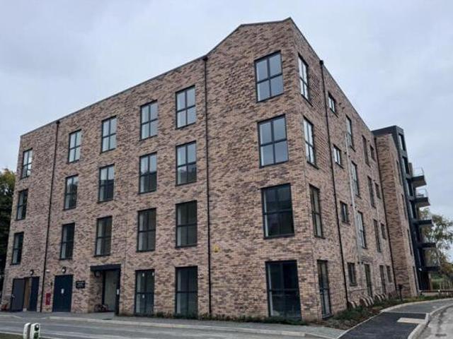 Apartment Maythorn House, Bridgewater Close, 2 Bedroom Apartment