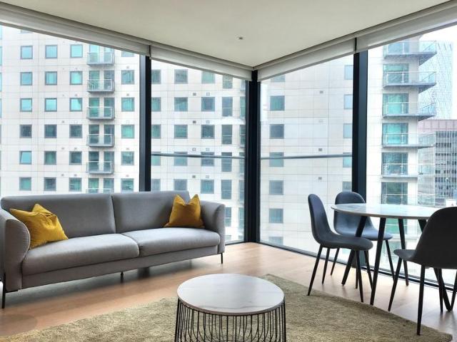 Apartment, Marsh Wall, London 1 bed apartment to rent £3,050 pcm £704 pw
