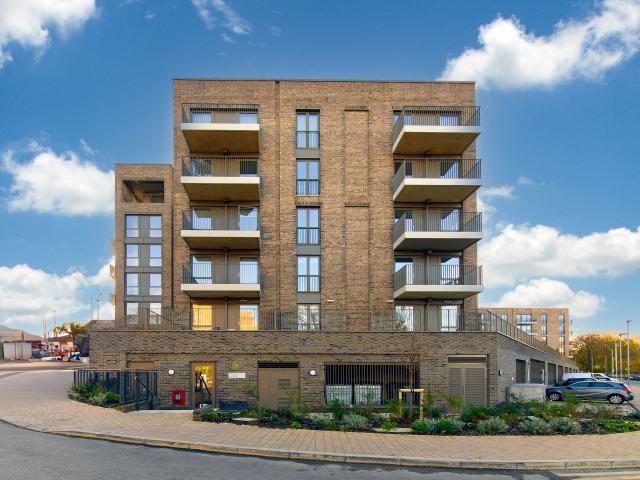 apartment Medawar Drive, Wolff House, NW7