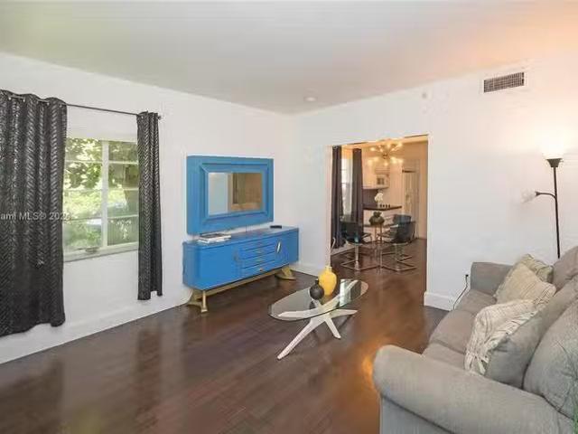 Apartment Miami Beach, FL 1611 Lenox Ave #101