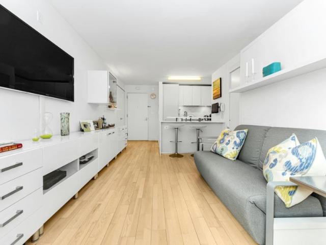 apartment Midtown West NY DLS102245071