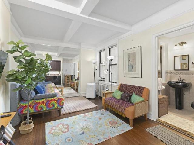 apartment Midtown West NY DS102245673
