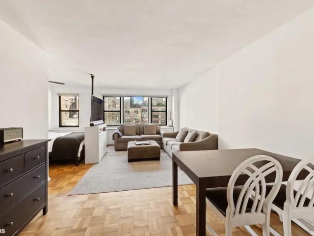 apartment Midtown East NY DS102245647