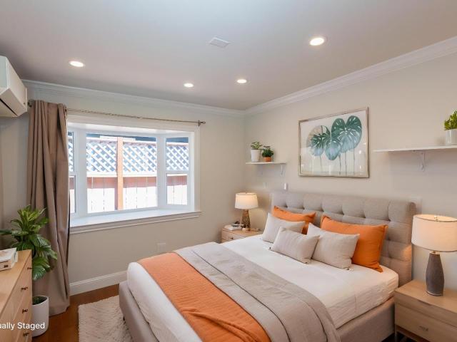 Apartment: MLS #ML82051