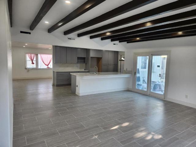 Apartment: MLS #ML82052