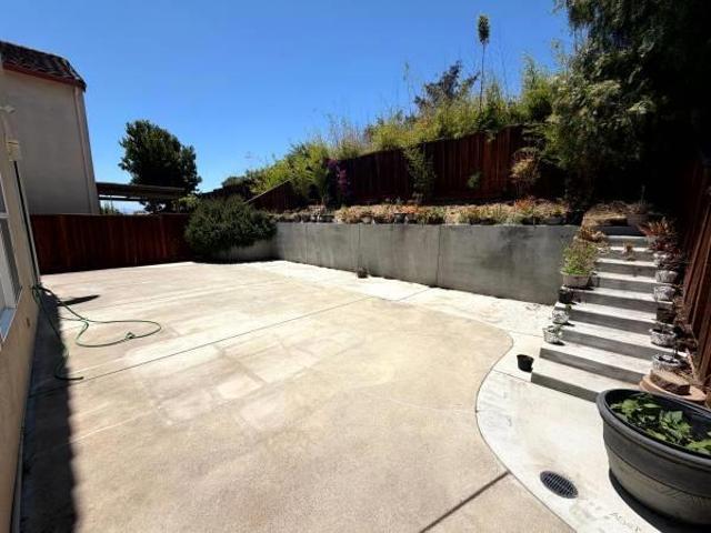Apartment: MLS #ML82052