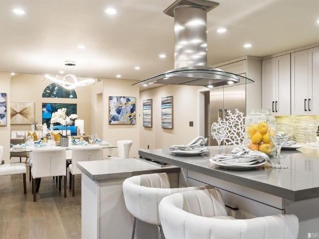 Apartment: MLS #ML82054