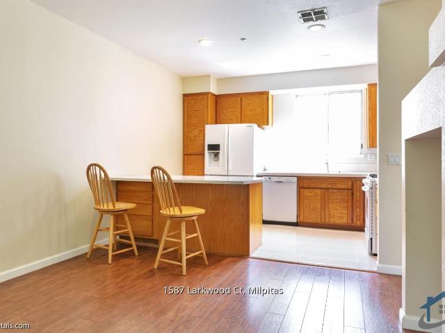 Apartment: MLS #ML82054
