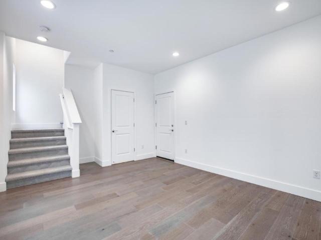 Apartment: MLS #ML82057