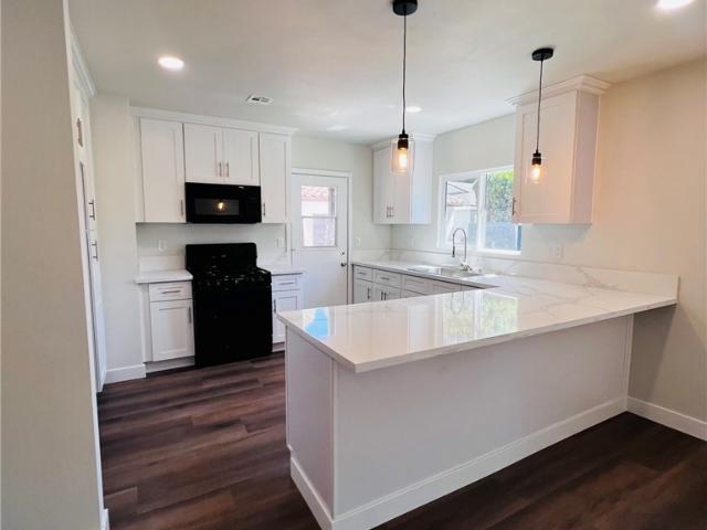 Apartment: MLS #CV26179