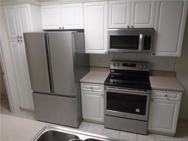 Apartment: MLS #LP765552