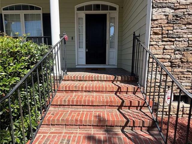 Apartment: MLS #LP766138