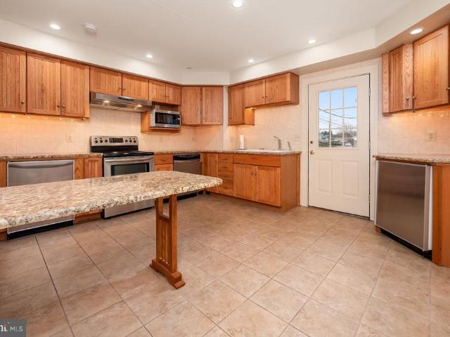 Apartment: MLS #PAMC2185