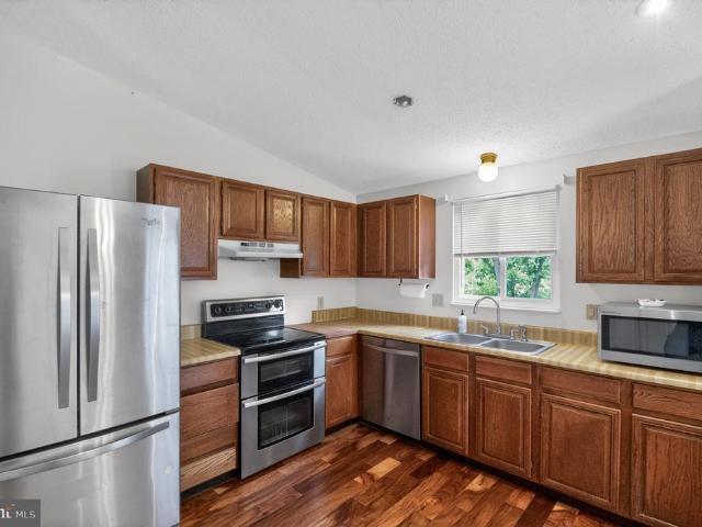 Apartment: MLS #VAPW2122