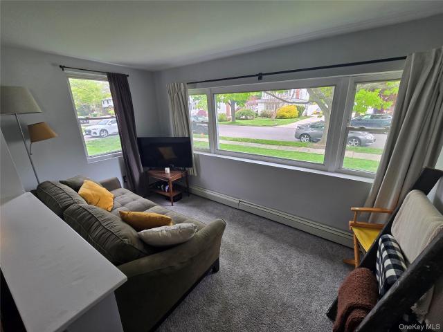 Apartment: MLS #1000