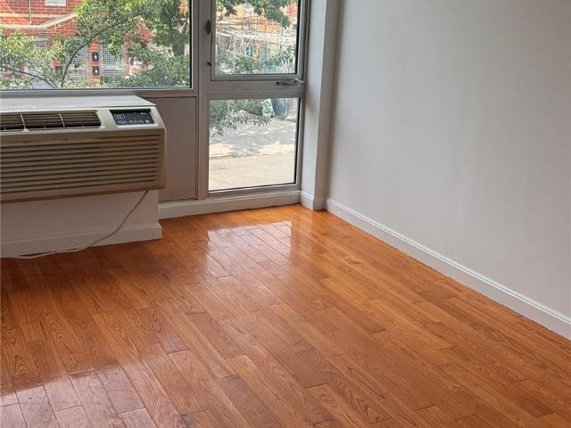 Apartment: MLS #1018