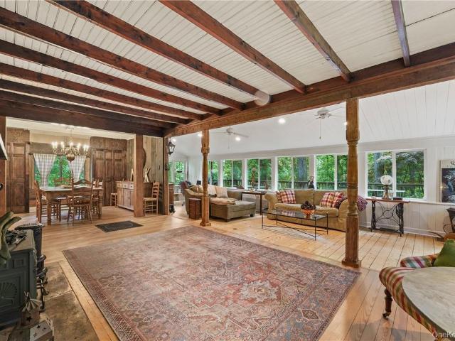 Apartment: MLS #1028